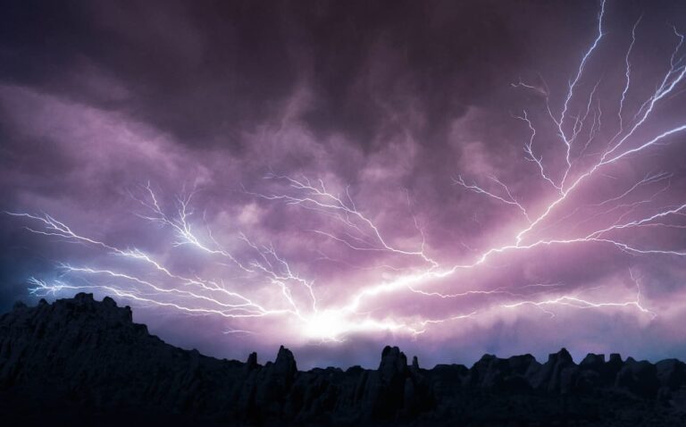 How Does Lightning Work? | Geography Scout